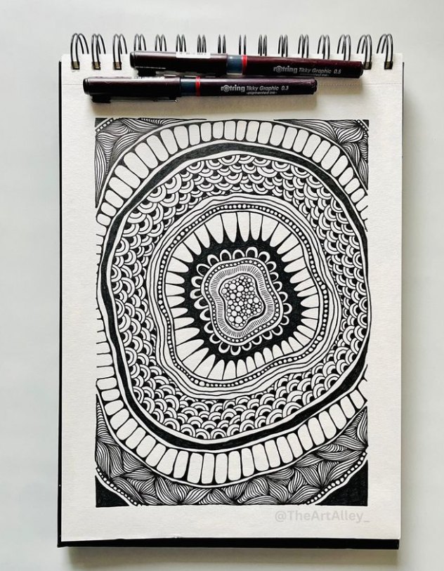 Speed drawing – How to draw a small and easy Mandala – Doodle Art Club