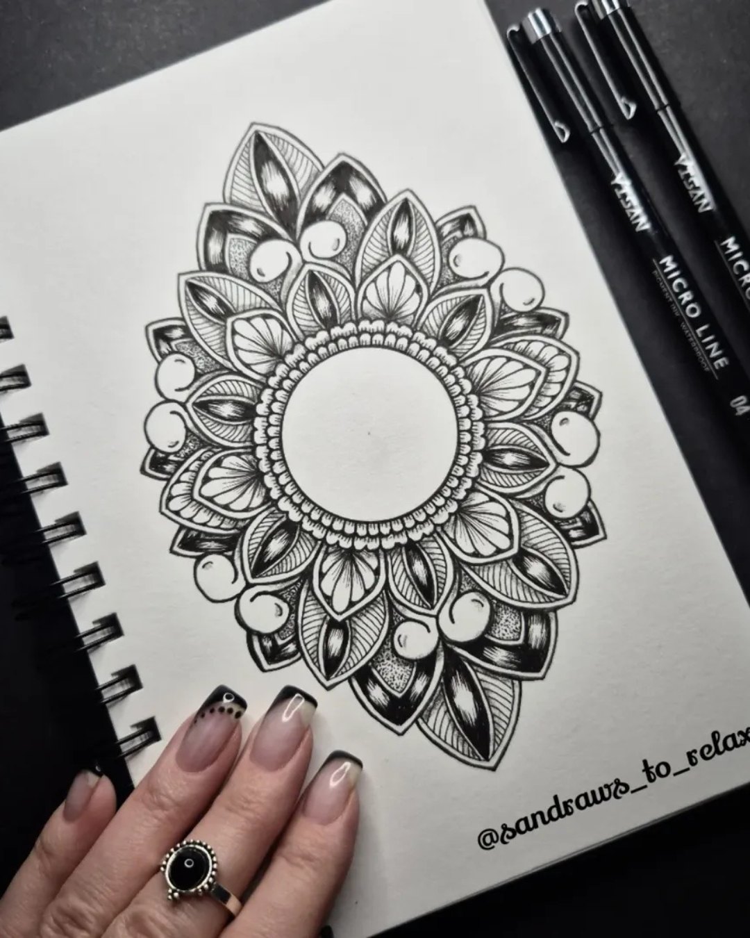 How to Create a Stunning Spiral Design. A Step-by-Step Guide – Doodle ...